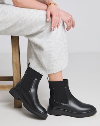 Women's Boots Fit Guide | Simply Be