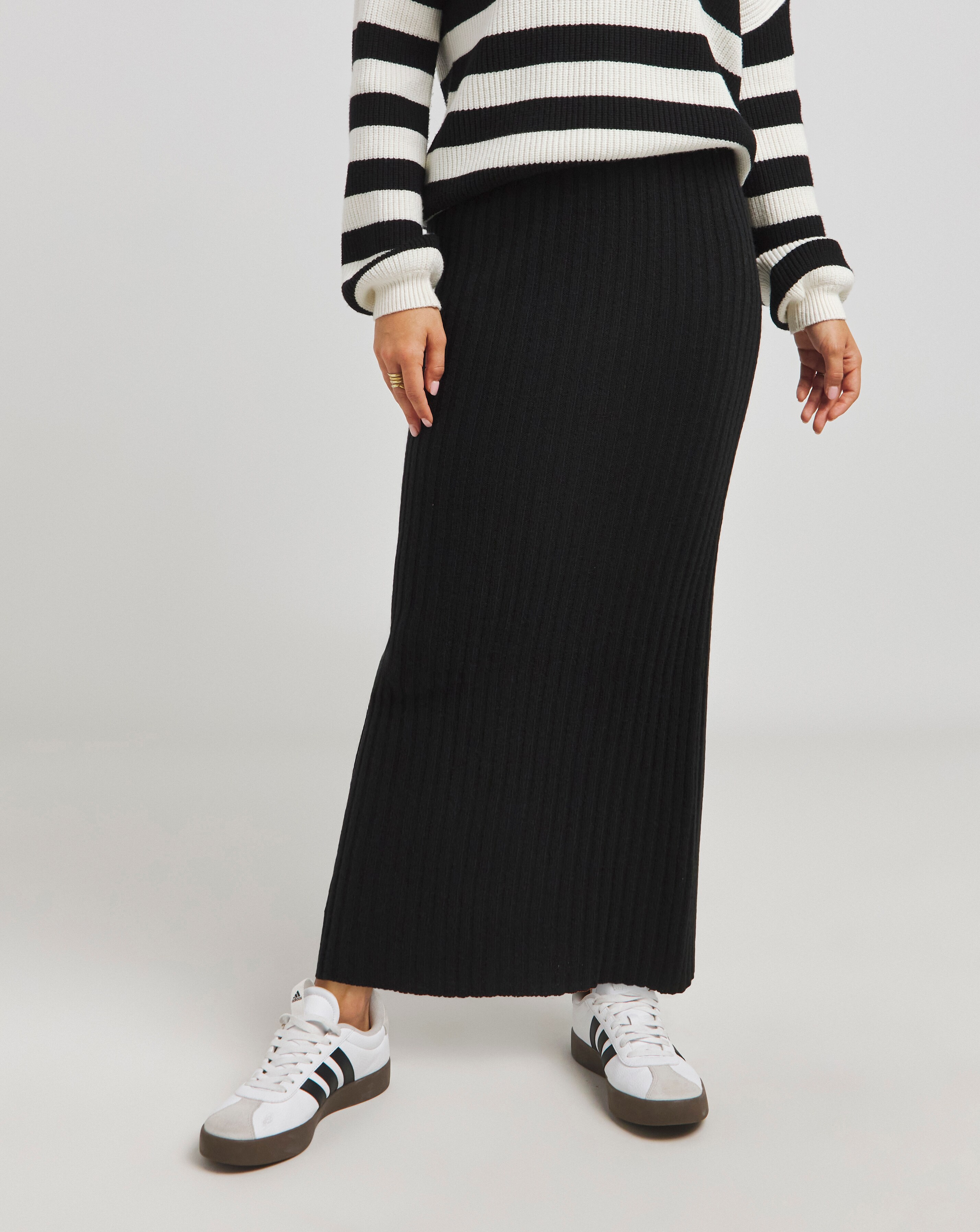 Black Knitted Maxi Skirt Simply Be